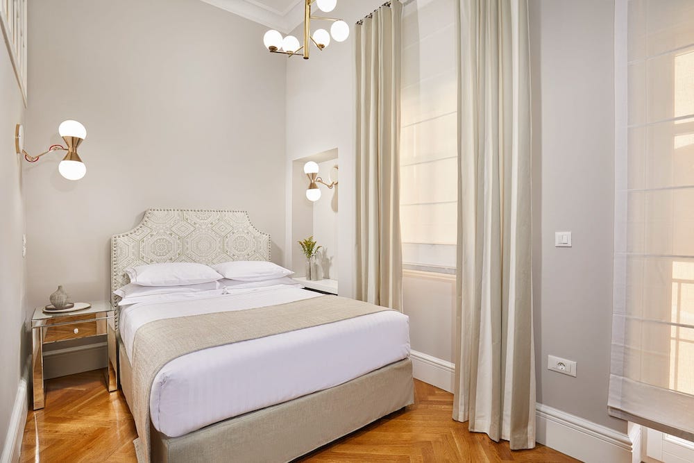 Superior Single Room with Balcony | Mirame Athens
