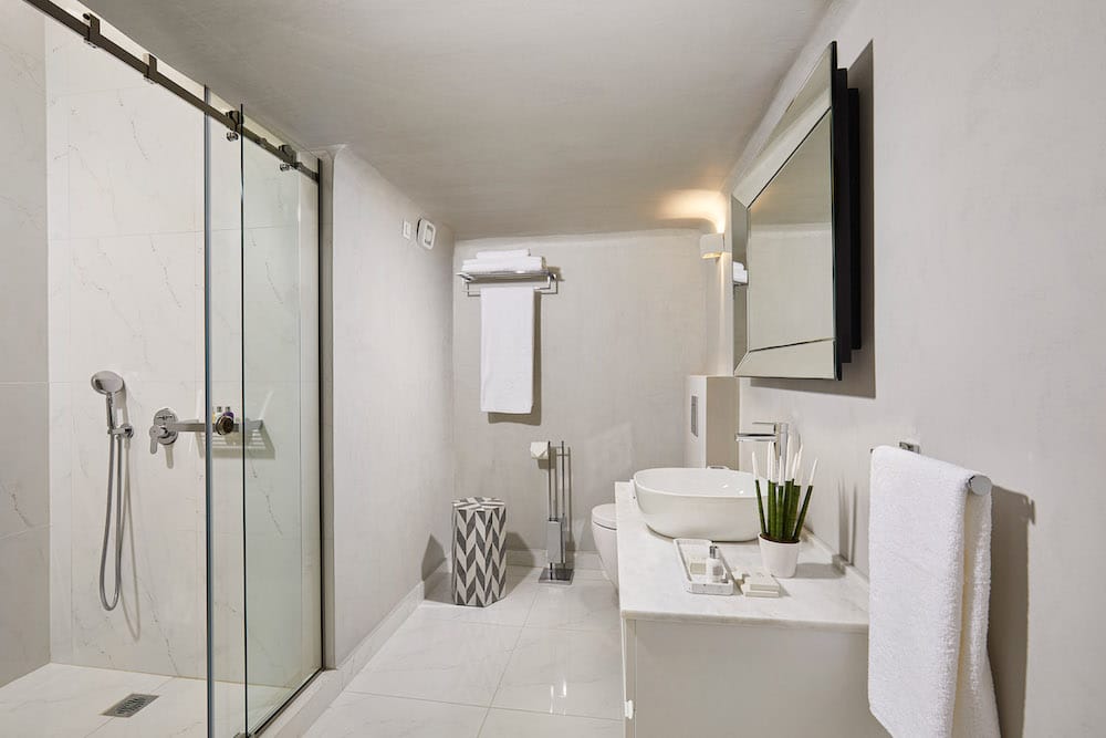 Superior Single Room with Balcony | Mirame Athens